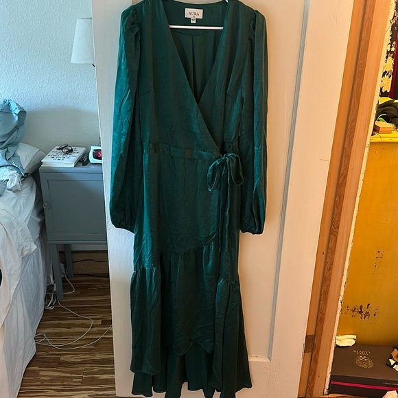 Aura | Dresses | Nbw Nwt Emerald Green Wrap Dress | Poshmark